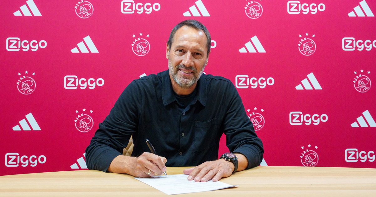 Ajax appoints John van 't Schip